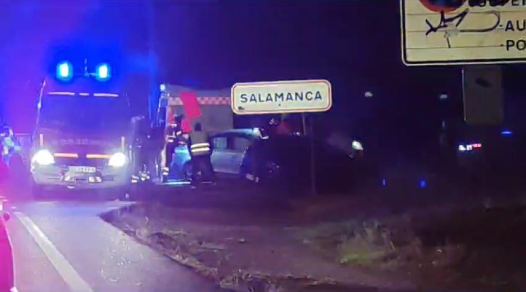 VÍDEO | Un grave accidente en Salamanca junto al Helmántico moviliza a ... VÍDEO | Un grave accidente en Salamanca junto al Helmántico moviliza a ...